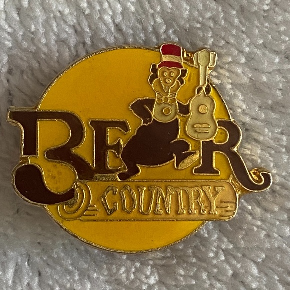 Disney | Other | Vintage Bear Country Disney Park Collectible Pin ...